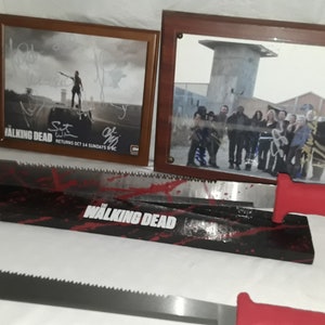 The Walking Dead Rick Grimes' "red Handle" Machete ( Prop) and Display ...