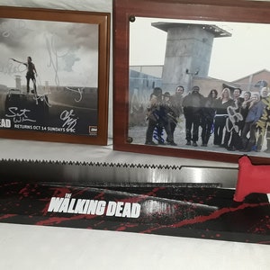 The Walking Dead Rick Grimes' "red Handle" Machete ( Prop) and Display ...