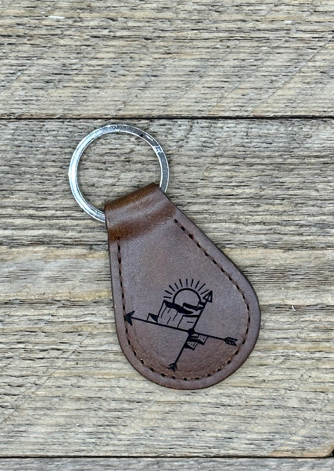 Handmade Leather Keychain - Arrows and Mountains - Engraved - Etsy