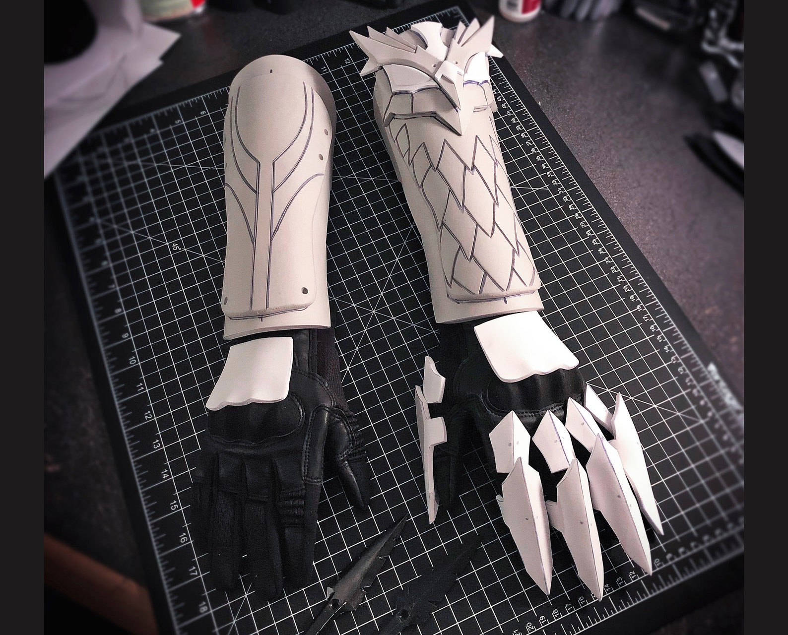 Talon Gauntlet Foam Template - Etsy UK