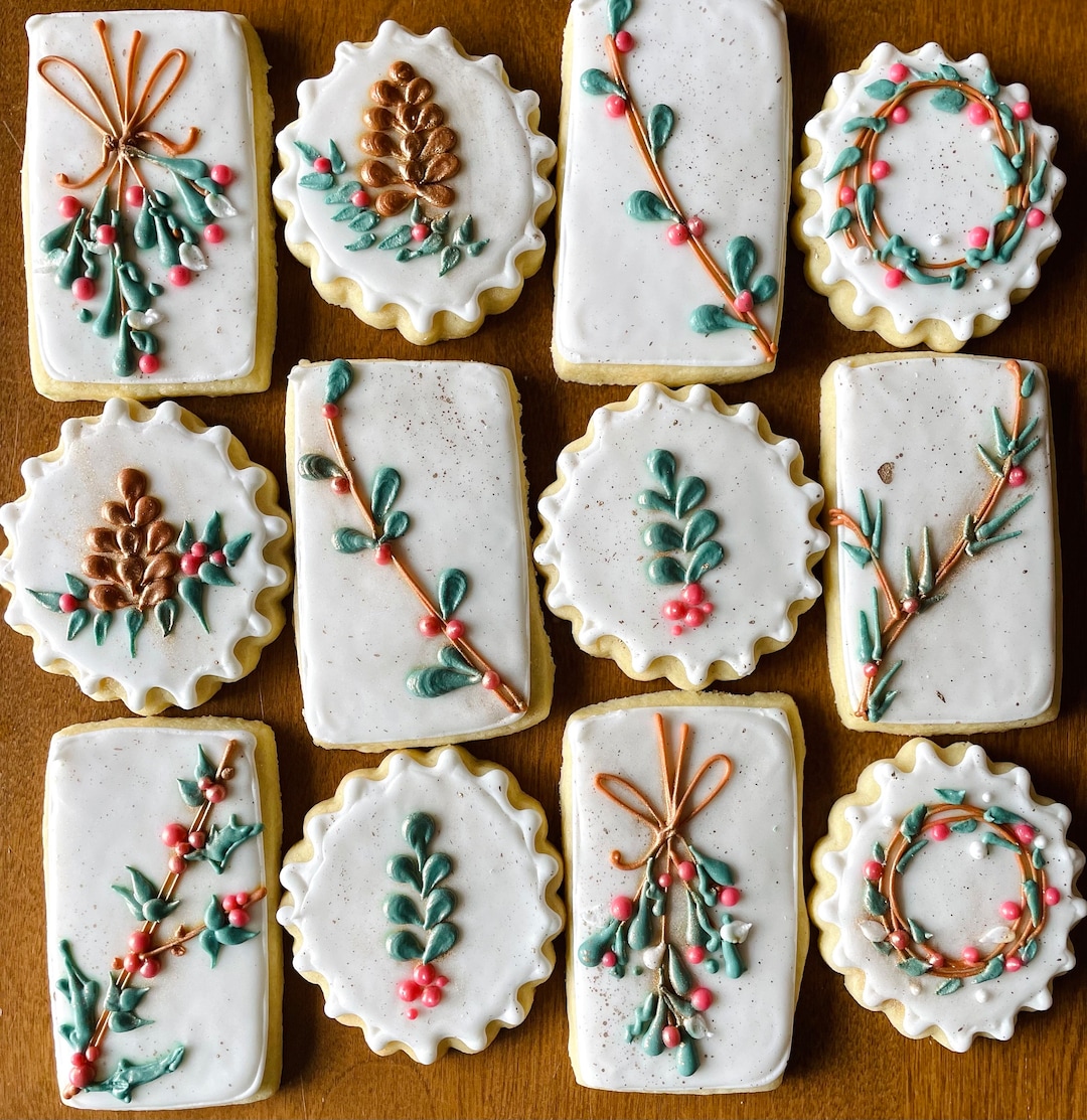 Christmas Winter Plant Decorated Cookies- Winter Foliage Holly Berry ...