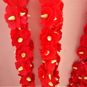 Red Artificial Periwinkle Vinca Flower Strand, Real Looking Party ...
