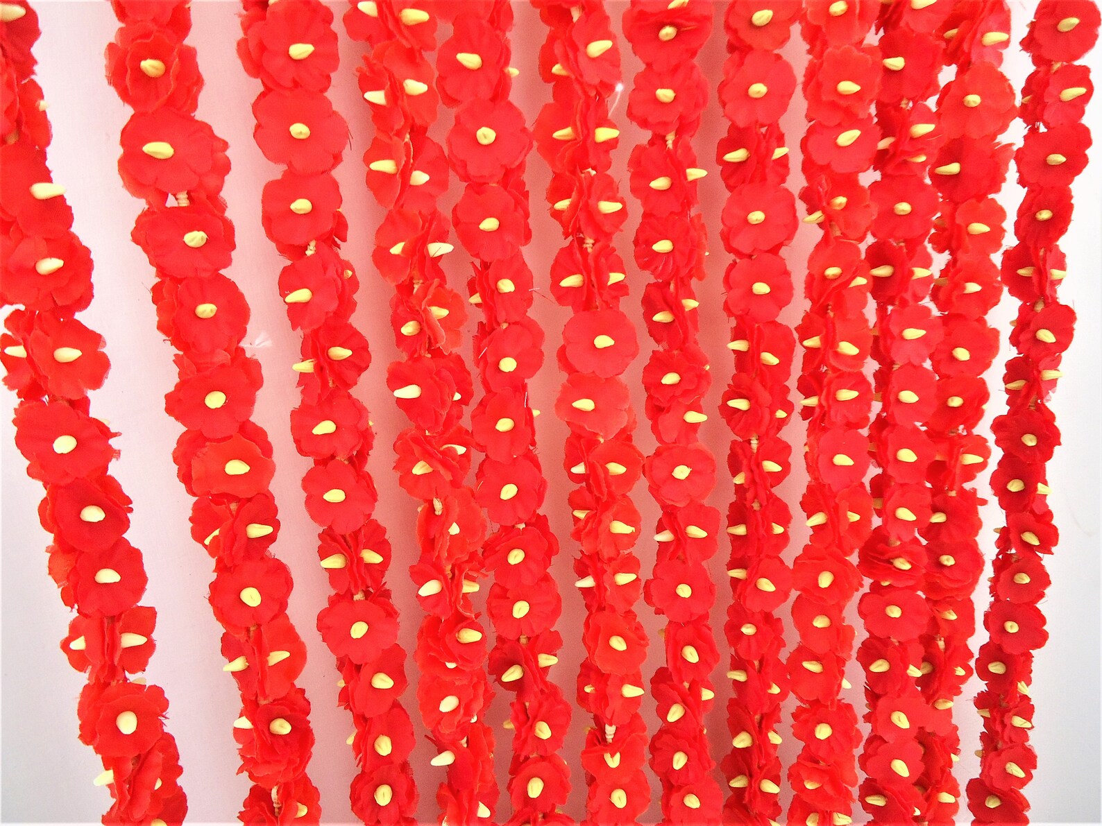 Red Artificial Periwinkle Vinca Flower Strand Real Looking | Etsy