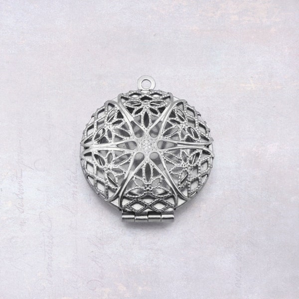 Filigree Locket - Etsy