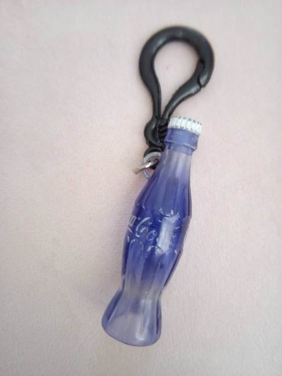 Rare vintage 1980s Coca Cola plastic bottle keychain - Gem