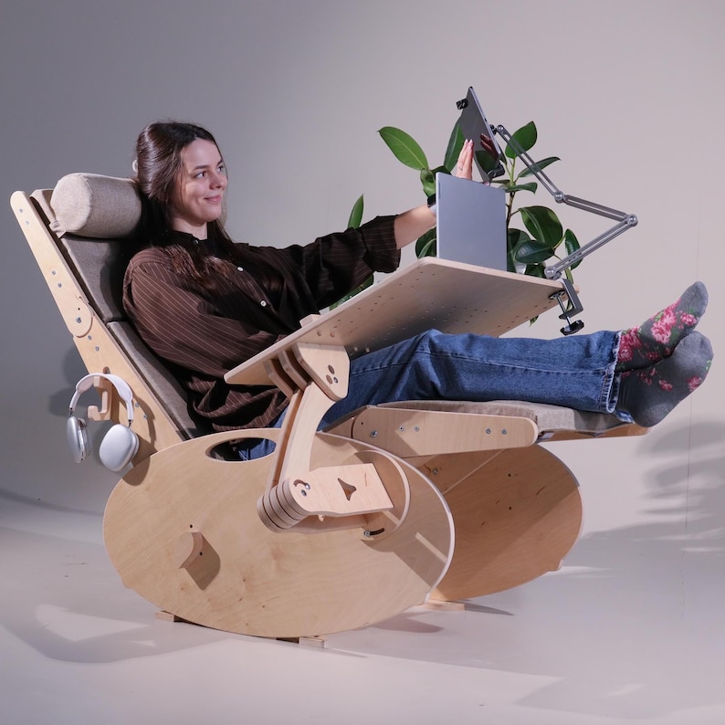 Adjustable Plywood Lounge Chair With Laptop Stand: Ergonomic ...