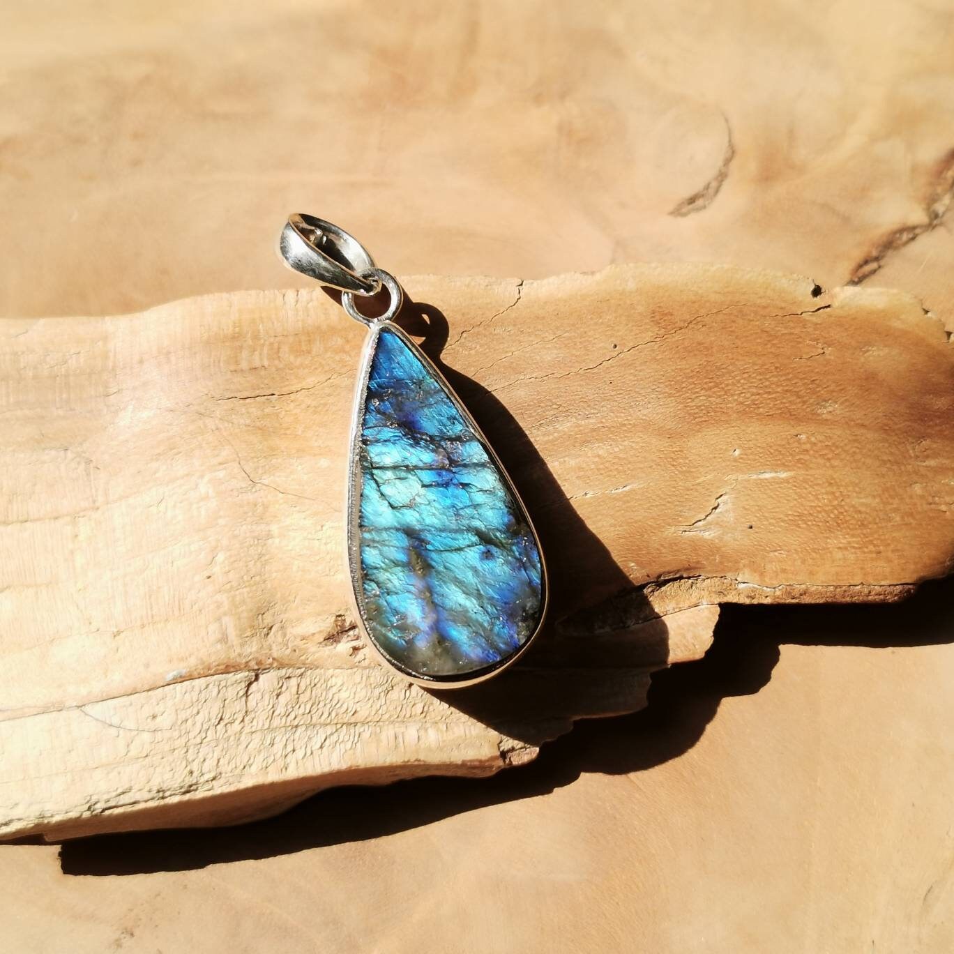 Raw Blue Labradorite Drop Pendant 925 Silver with Chain