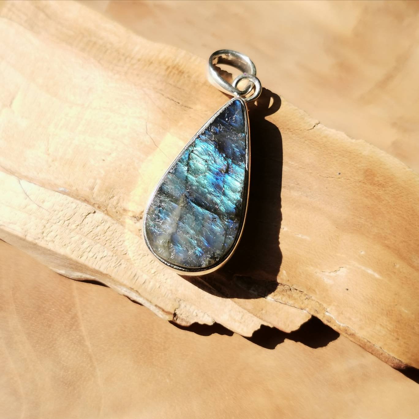 Raw Blue Labradorite Drop Pendant 925 Silver with Chain
