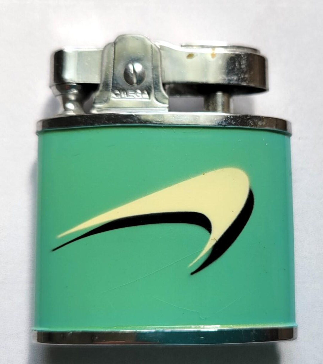 NEW! 1950's OMEGA Super Lighter,flip Top Cigarette Lighter, GREEN ...