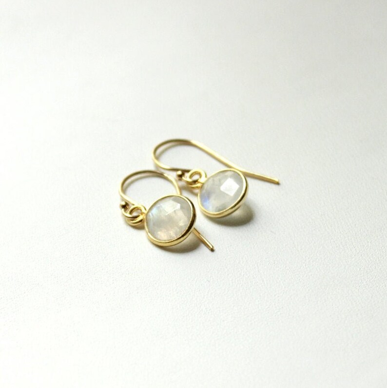 14k gold filled Ohrringe mit Mondstein Anhänger 8mm rund GOLDEN RAINBOW ...