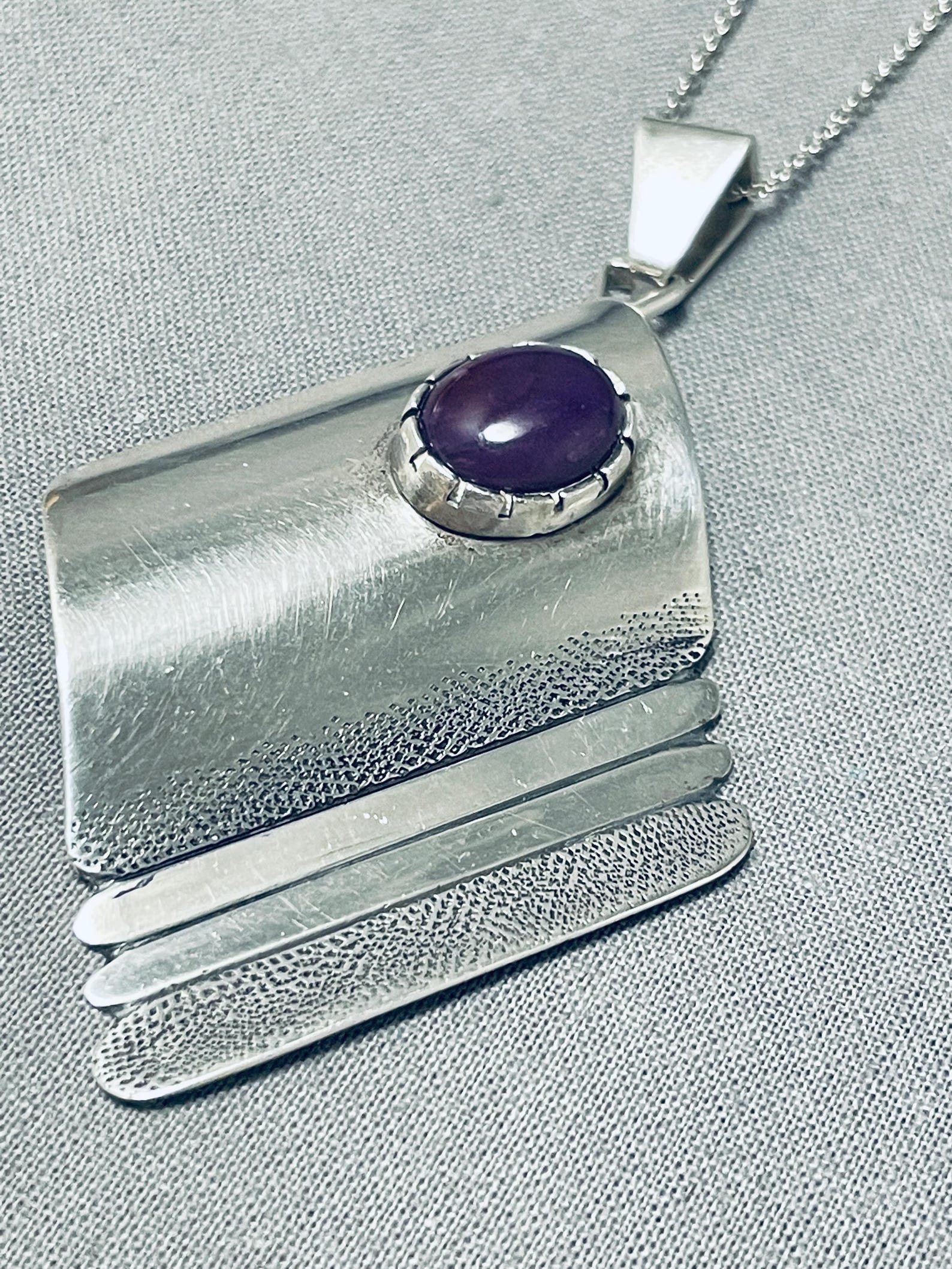 Noteworthy Leo Nez Vintage Native American Navajo Sugulite Sterling ...