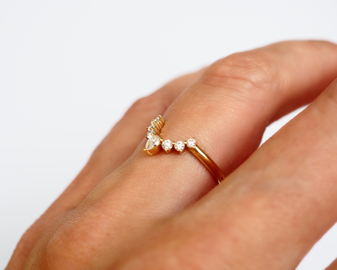 Diamond Nesting Ring . Larger Diamonds Size . Curved Wedding - Etsy