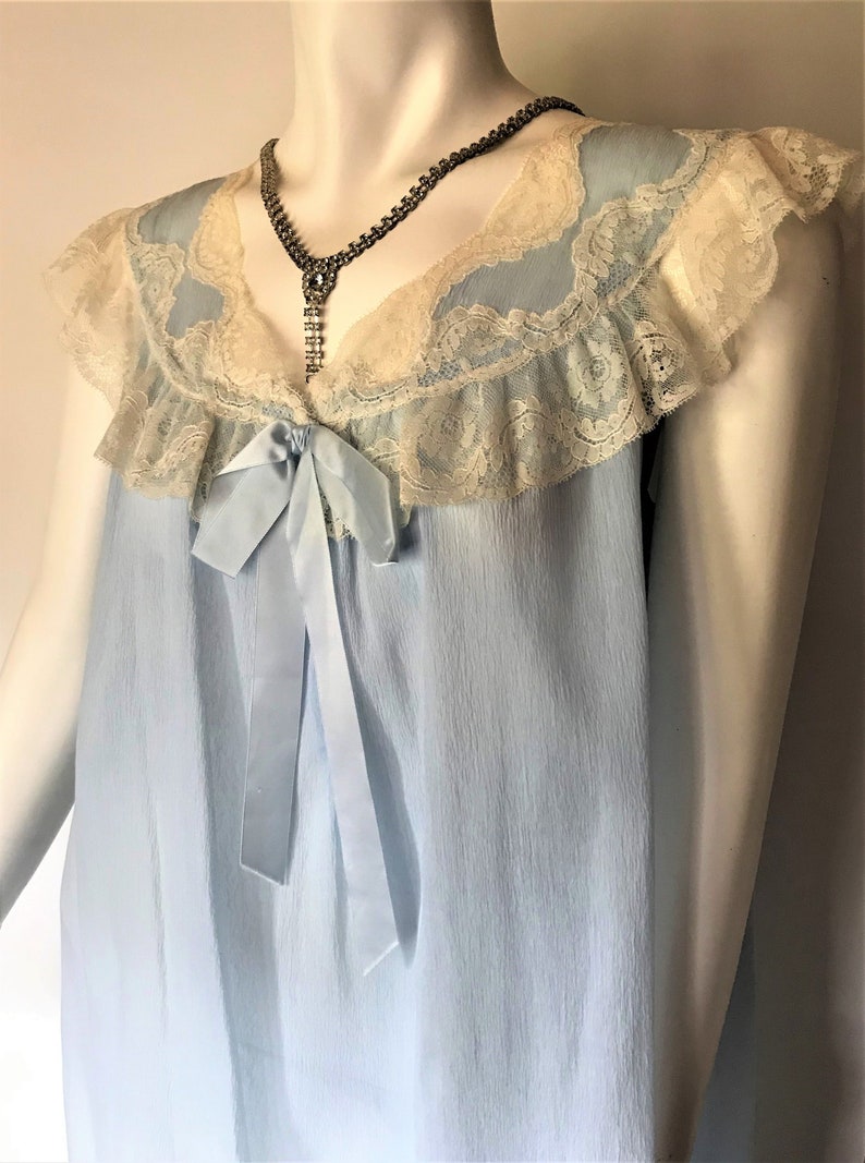 DORELLE (aus) Handmade Pale Blue Silk Georgette & Cream Lace Negligee ...