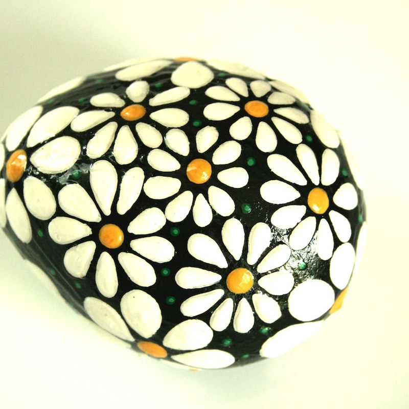 Daisies Painted Rock - Etsy