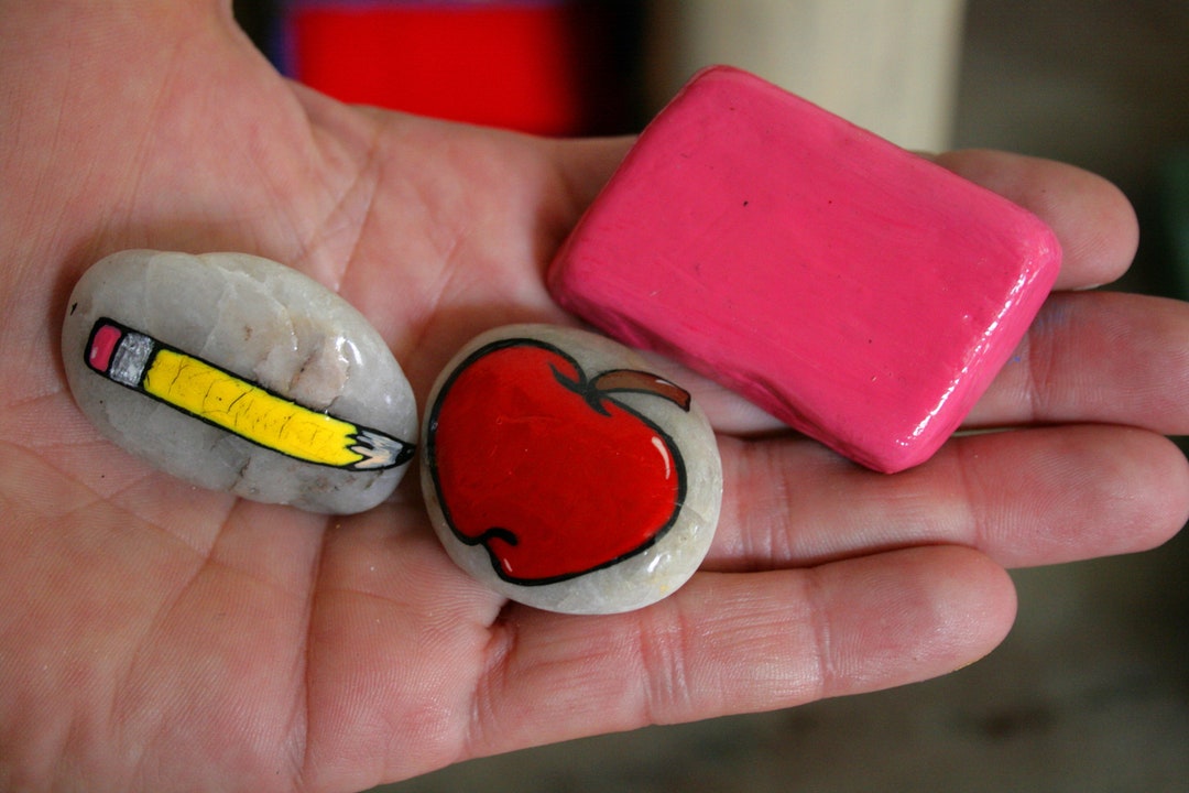 Teacher Appreciation Gift, Red Apple Painted Rock, Favorite Teacher ...
