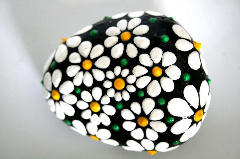 Daisies Dot Painting Rock Daisy Design Floral Décor Hand - Etsy