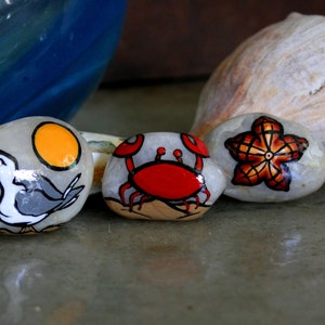 Hand Painted Beach Stones, Nautical Theme Beach Comber Pocket Stones ...
