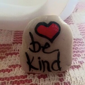 Be Kind Motivational Quote on Stone, White Hand Painted Beach Rock ...