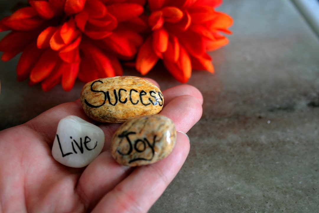 Inspiring Rocks Gift Set, Healing Mantras Pocket Pebbles, Small Beach ...