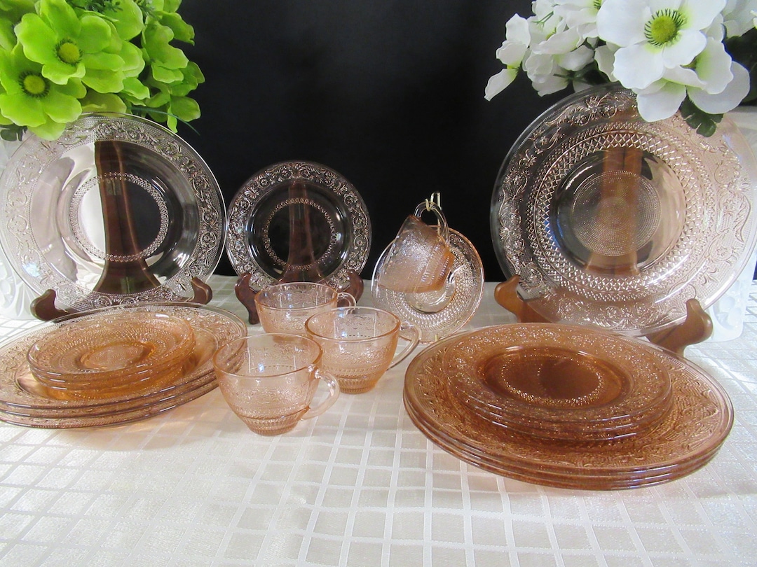 Kig Indonesia Dinnerware Set Treillis Pink Glass 20 Pieces Set VINTAGE ...