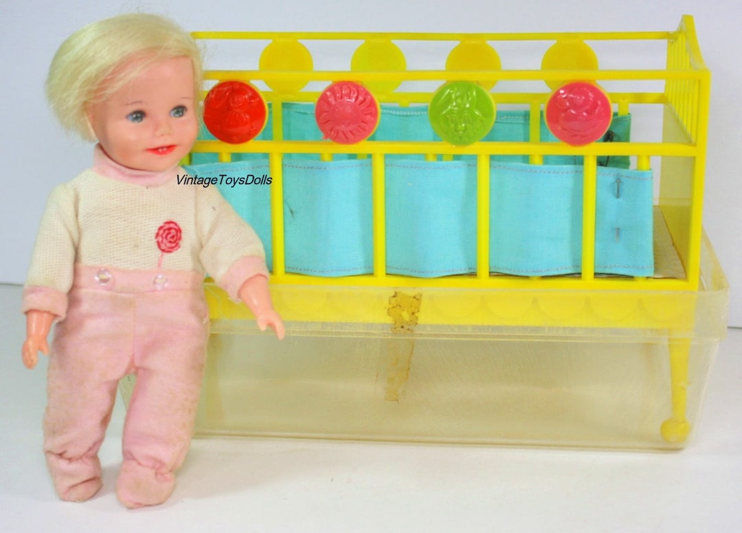 Vintage 1964 Deluxe Reading suzy Cute Doll & Crib - Etsy