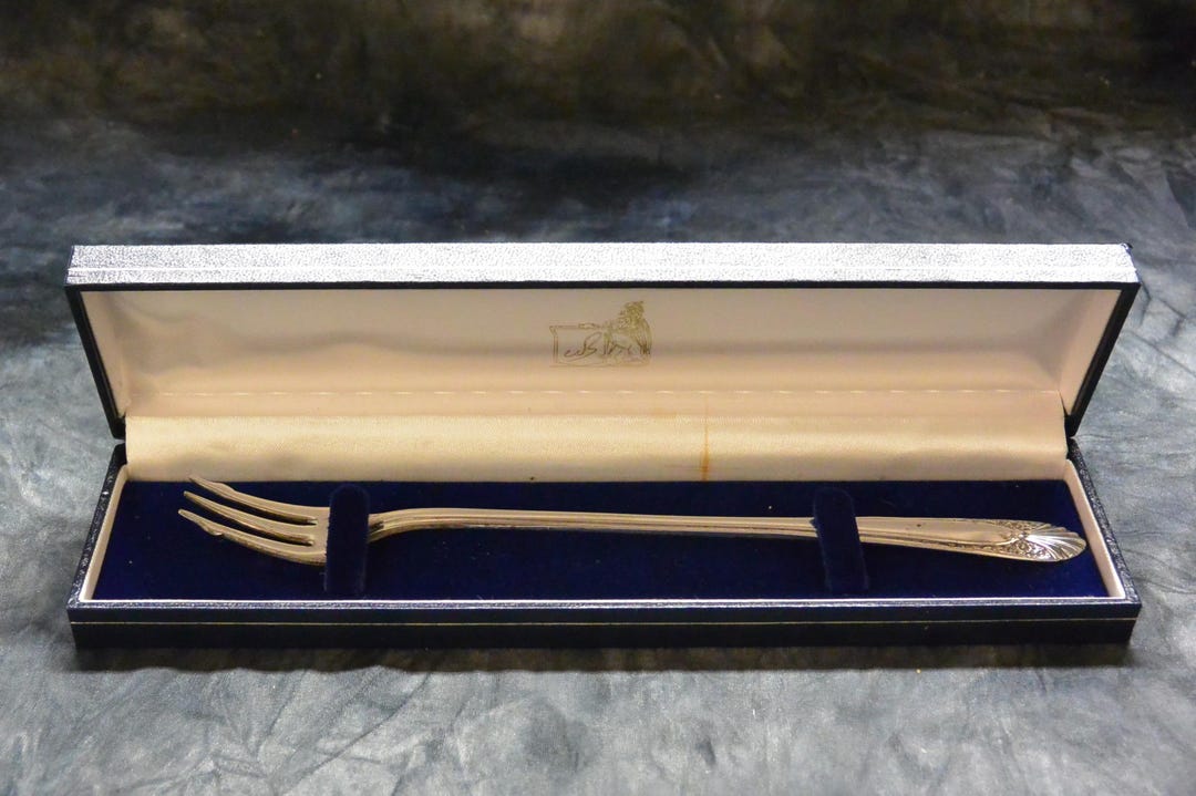 Crown Silverplate Pickle Relish Fork; RADIANCE Pattern; With Case; 7 5/ ...