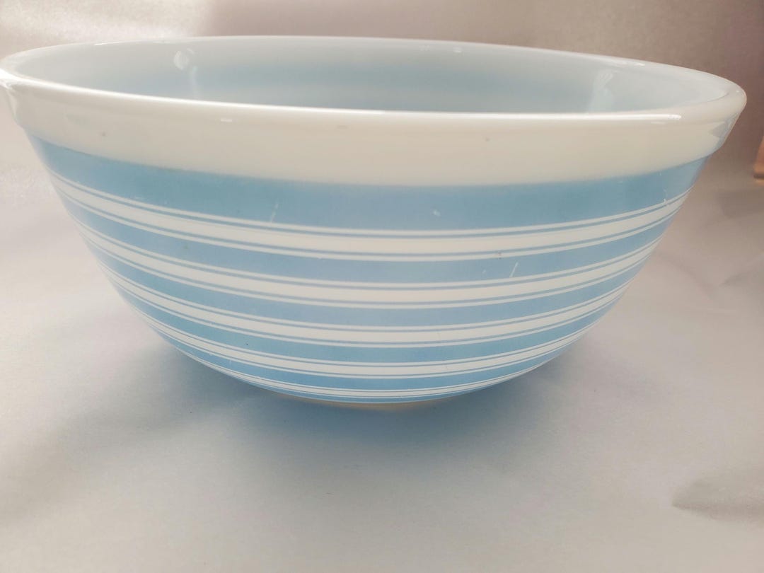 PYREX Blue and White Rainbow Stripe Mixing Bowl 403 2 1/2 Qt. - Etsy