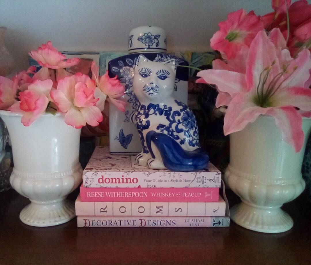 Chinoiserie Hand Painted Porcelain Cat Figure, Blue and White Delft Cat ...