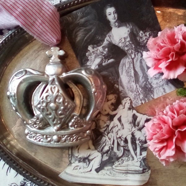 Crown Wall Plaque - Etsy