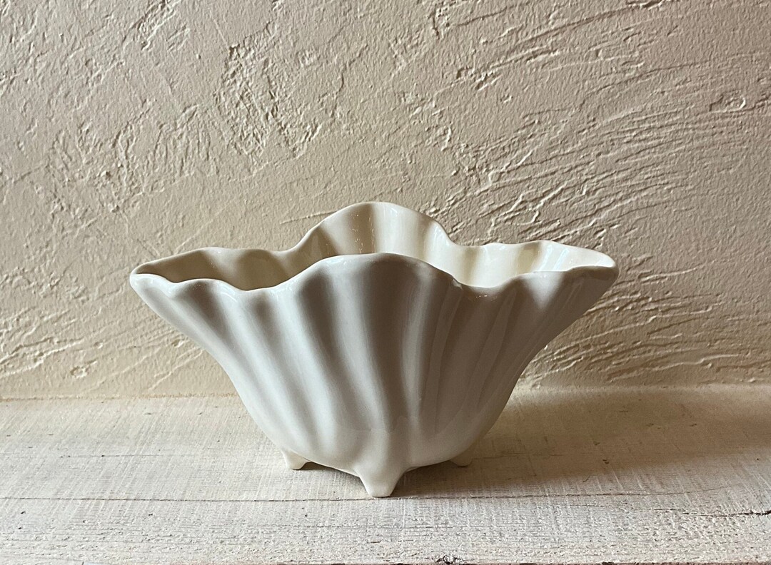 Vintage Ceramic Fan Flower Planter ~ Creamy White Planter ~ Wavy ...
