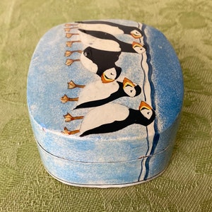 Vintage Penguin Trinket Box ~ Lacquered Hand Painted Trinket Box With ...
