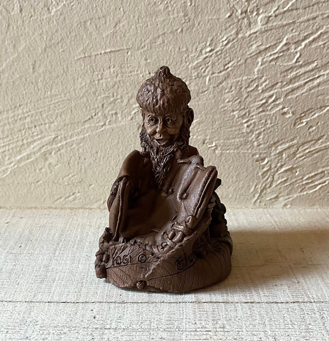 Vintage Tom Clark Baseball Glove Figurine ~ Yogi Baseball Figurine ...