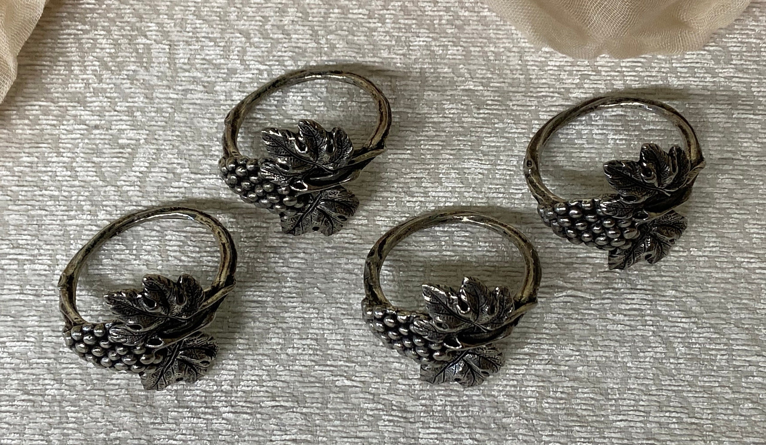 Vintage Pewter Grape Cluster Napkin Rings ~ Set of 4 Grape Napkin Rings ...