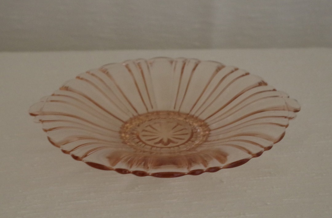 Vintage Pink Glass ~ Pink Depression Glass ~ Pink Glass Spiral Dish ...
