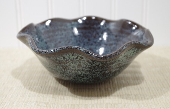 Bowls Home & Living Kitchen & Dining Vintage Pottery Bowl ~ Ruffled Rim ...
