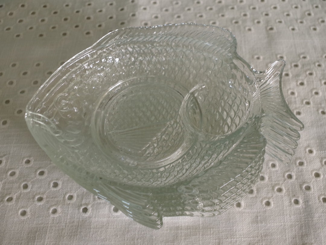 Vintage Fish Shape Plates ~ Embossed Bottom Fish Design Plate ~ Set of ...