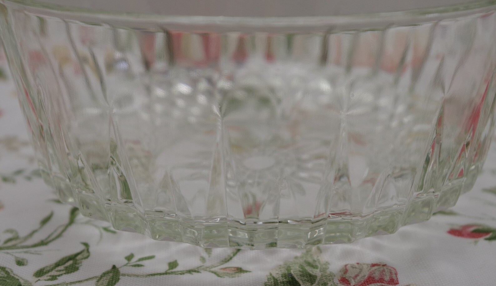 Vintage Arcoroc Bowl ~ Cut Diamond Pattern ~ Cut Glass Starburst ...