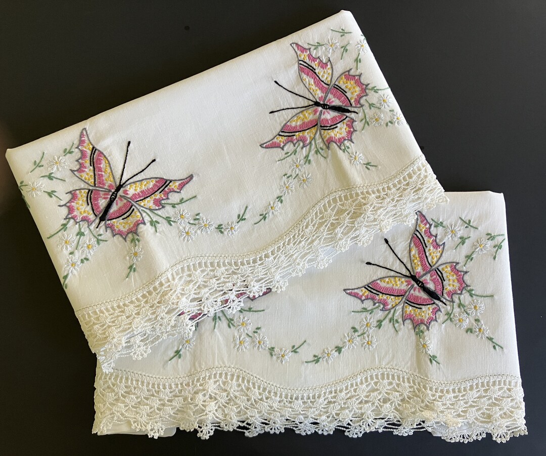 Vintage Pair of Pillowcases With Butterflies - Etsy