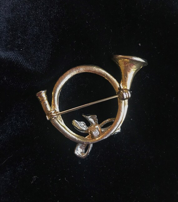 Vintage Christmas Horn Pin - Gem