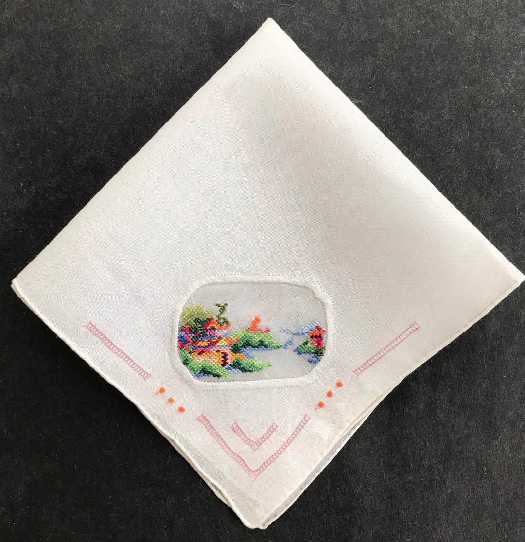 Vintage Handkerchief With Embroidered Inset Picture - Etsy.de