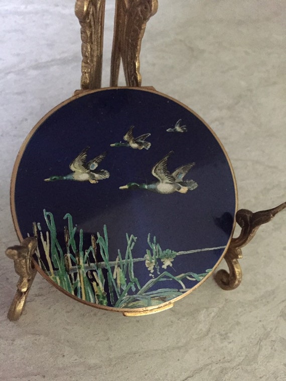 Vintage stratton compact, decorated - Gem