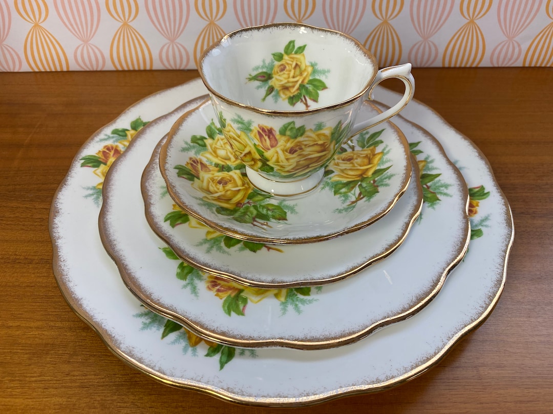 Yellow tea Rose Royal Albert Dinnerware Set, Yellow Roses Green Leaves ...