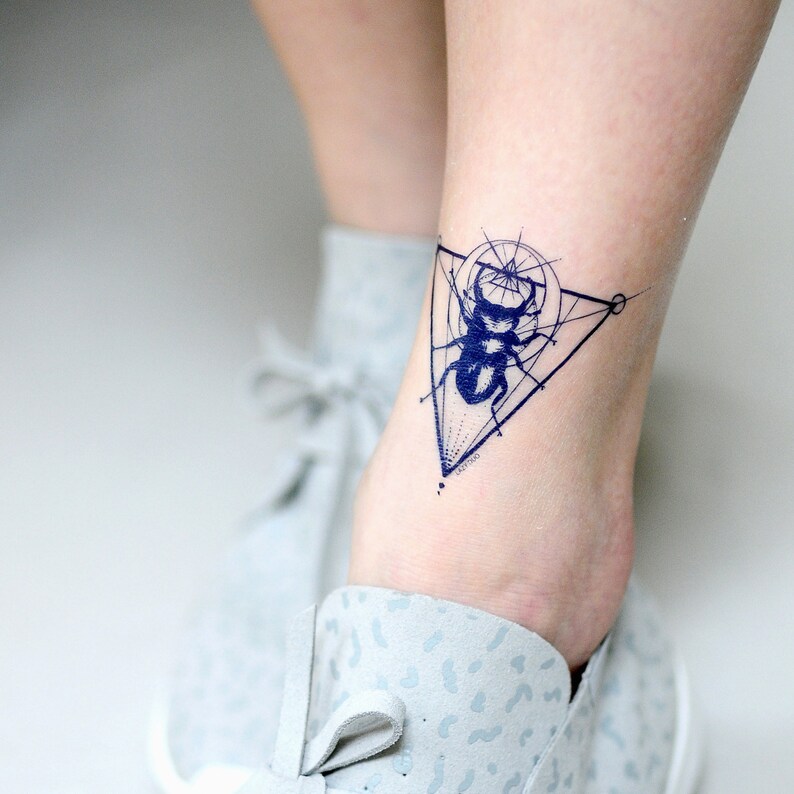 Insect tattoo sticker kever tattoo Driehoek tattoo fineline tattoo ...