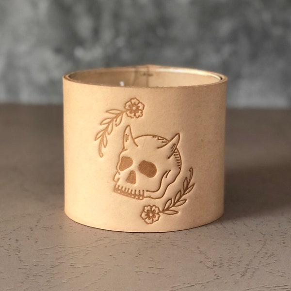 Halloween 3 Wick Candle Holder