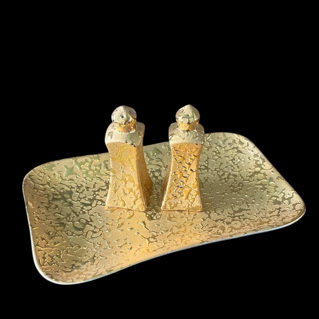 22K Weeping Bright Gold Vintage Set: Salt and Pepper Shakers and Tray ...