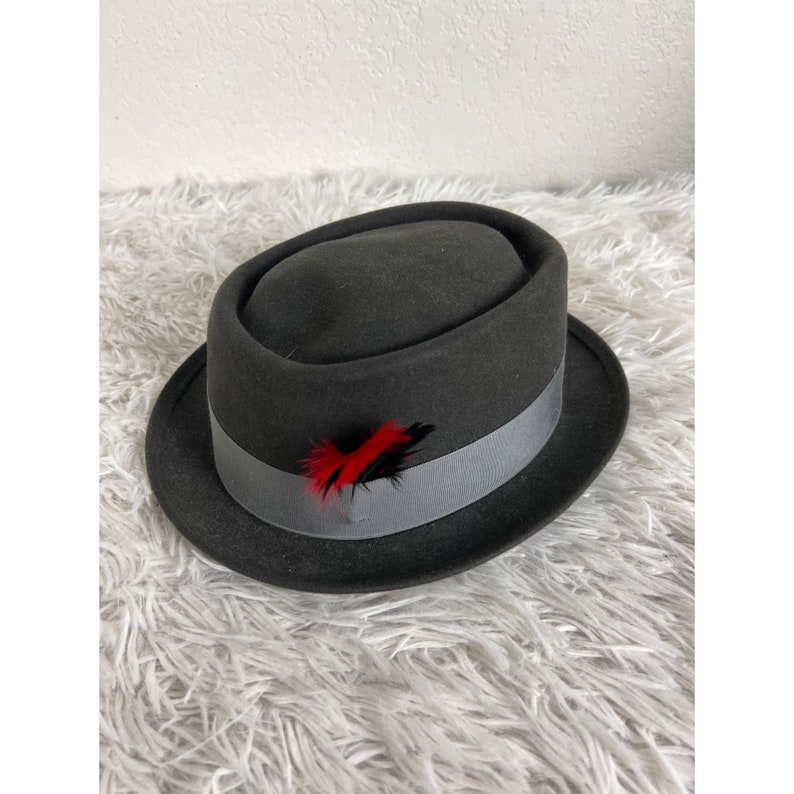 Vintage Robert Hall Black Genuine Fur Felt Fedora Hat Red Feather SIZE ...