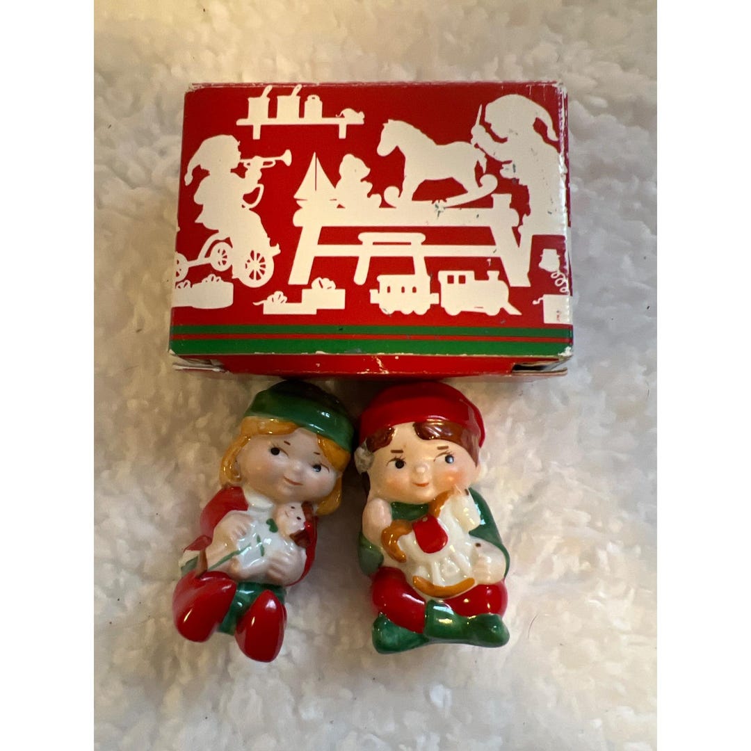 Avon Santa's Helpers Salt & Pepper Shakers With Box Vintage 1983 Claus ...