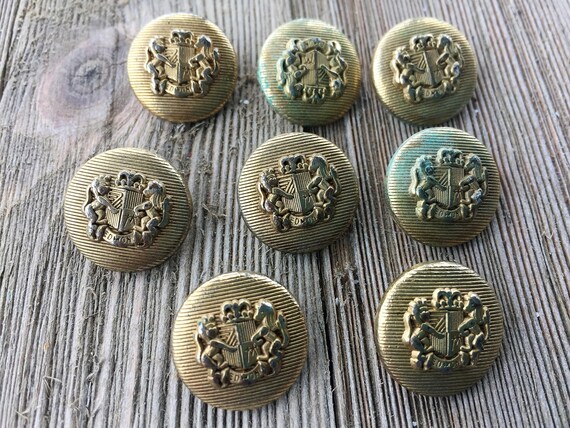 VINTAGE: 8 Gold Buttons/Metal buttons/Sewing buttons… - Gem