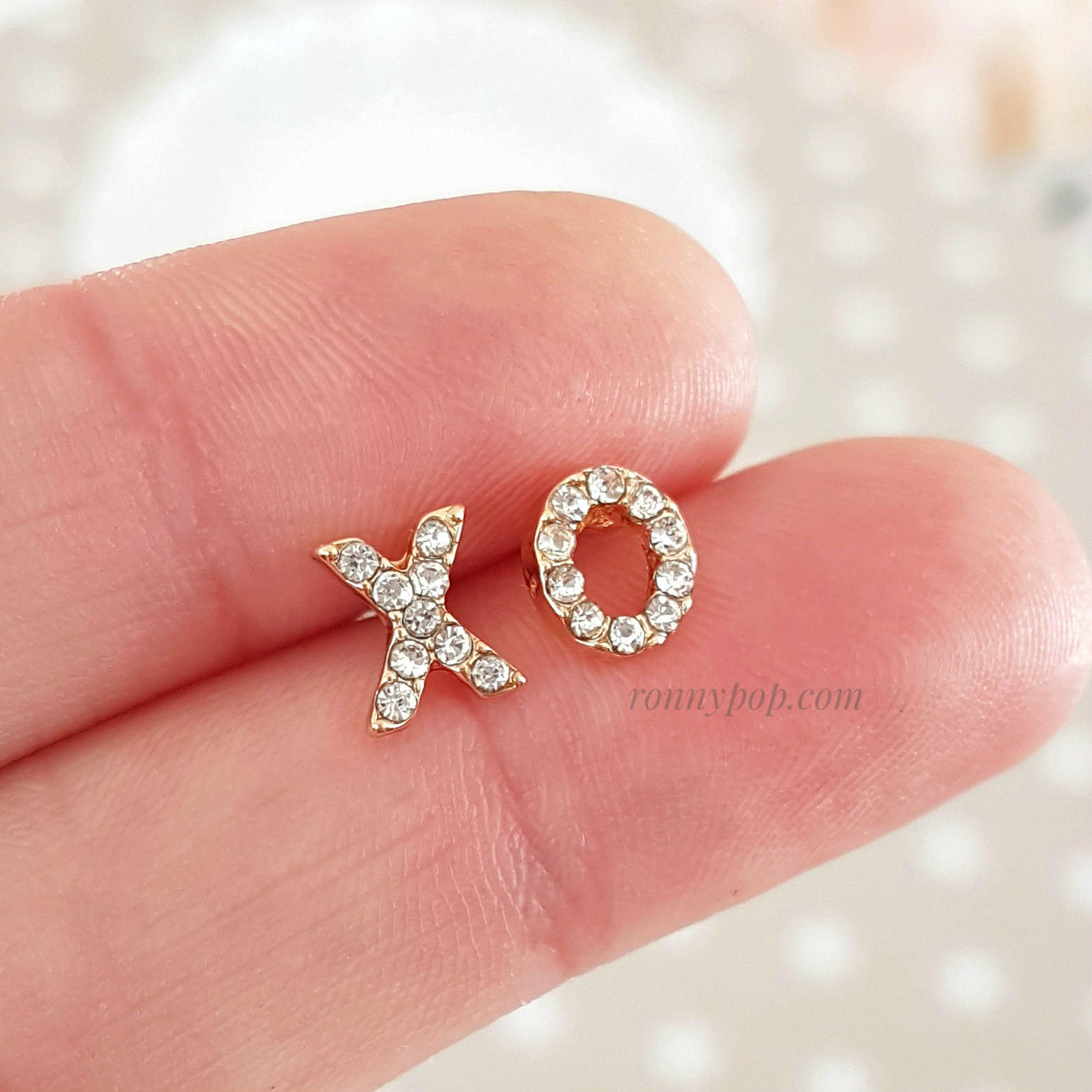 Xo earrings store