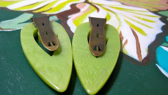 Bakelite Clips Large Deco Lime Green for Dress Hat Shoe Bag or Lapel - Etsy